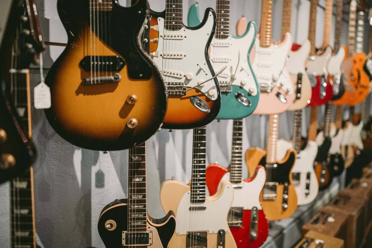 Best Electric Guitars for Beginners in 2025: Top Picks, Reviews ...